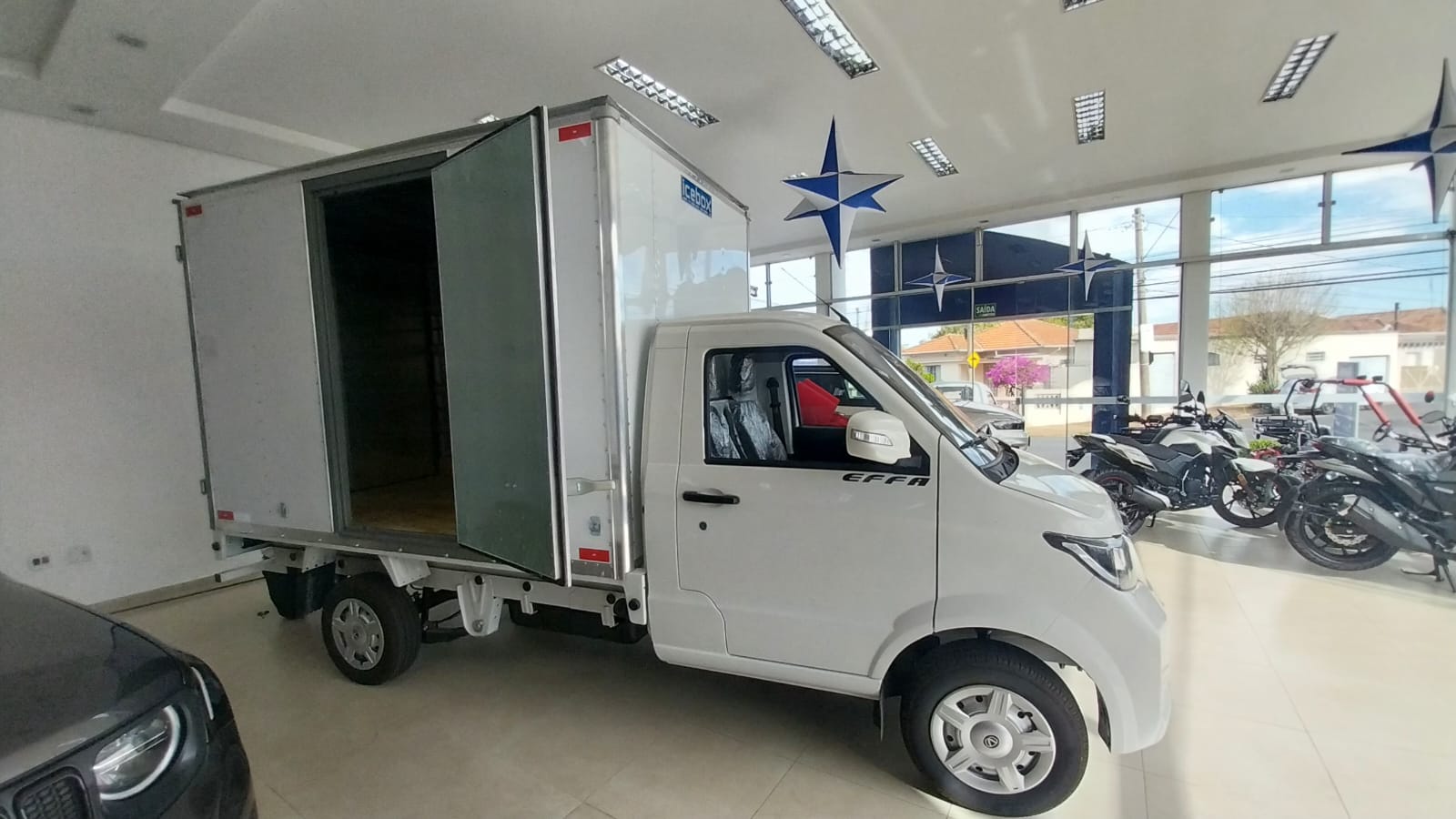 Effa V21 Cabine SIMPLES 2026 + Baú de Alumínio - Grupo Michelin