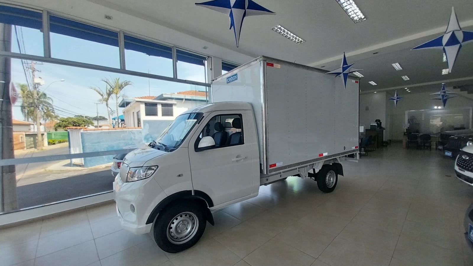 SHINERAY TLUX Mini Truck Com Baú Liso - 2025 - Grupo Michelin