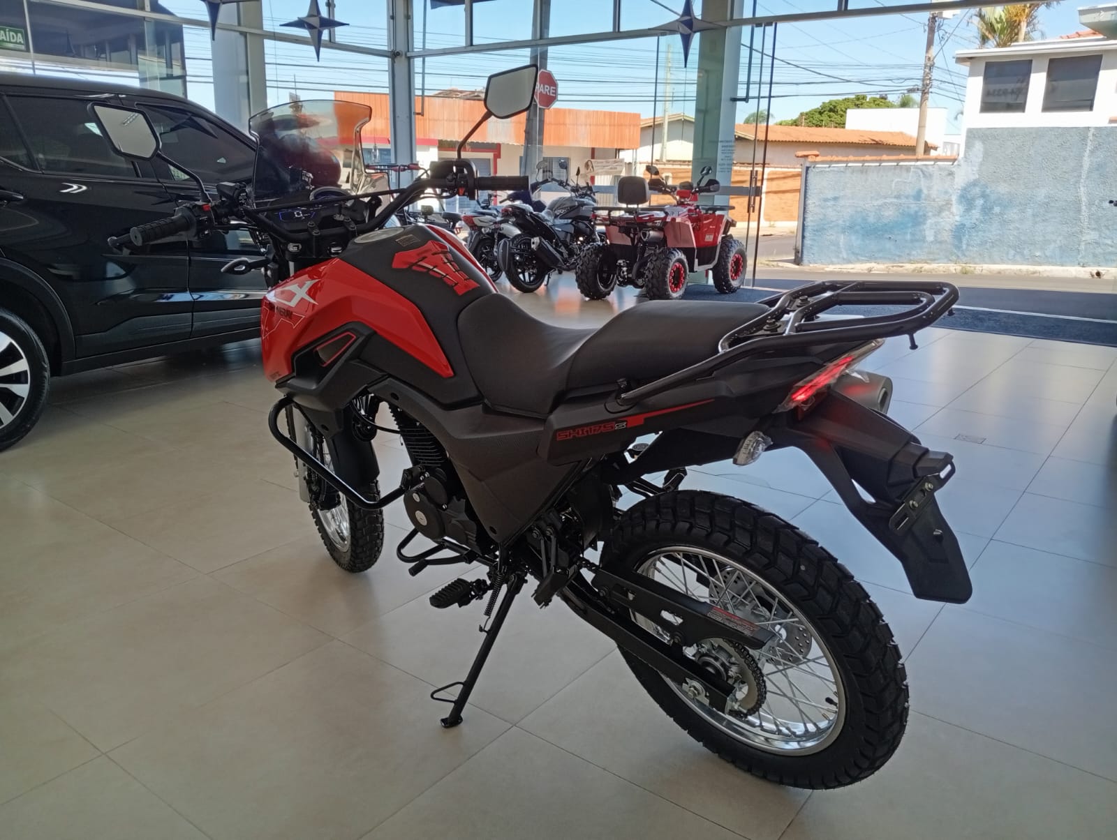 Shineray SHI 175s EFI vermelha – 2026 - Grupo Michelin